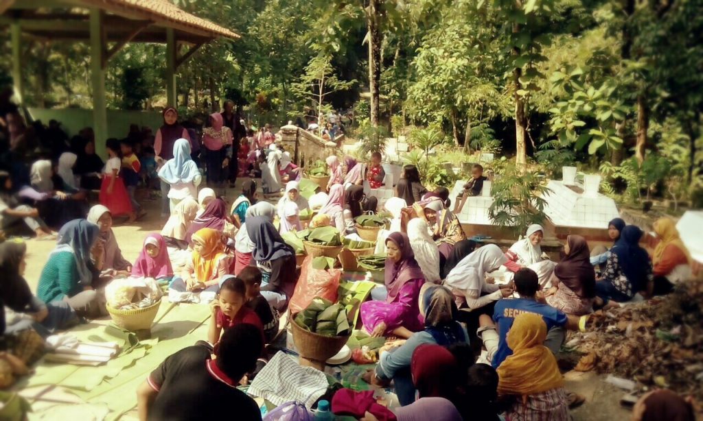 Tradisi Sadranan – DESA KLAMPOK