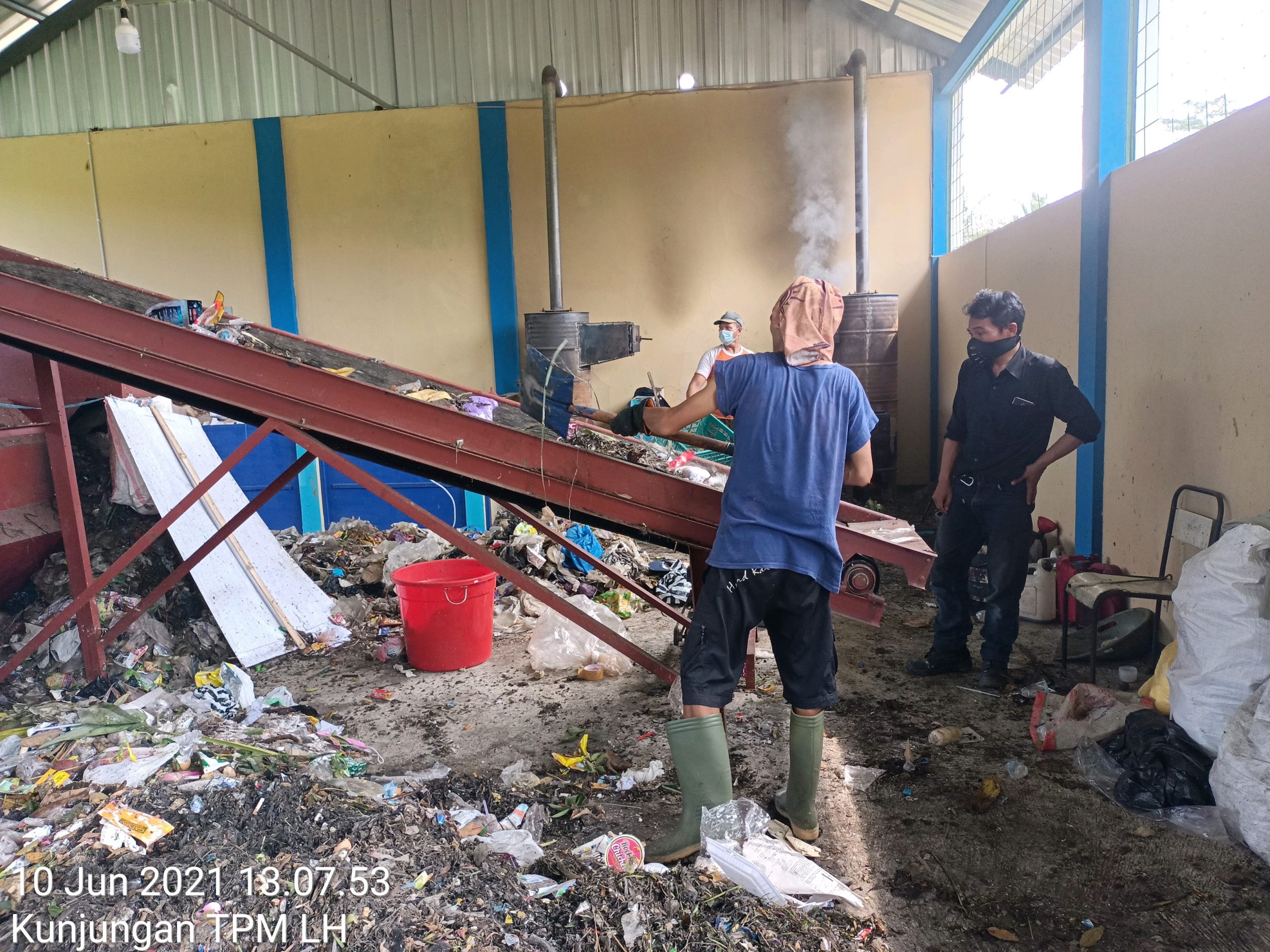 ALUR PENGOLAHAN SAMPAH DI TPS3R BUMDes MAJU BERSAMA DESA KLAMPOK – DESA KLAMPOK